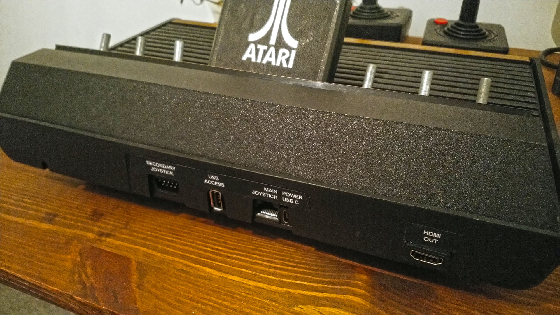Vintage Atari machine with Retropie and HDMI modifications - Sassco Design